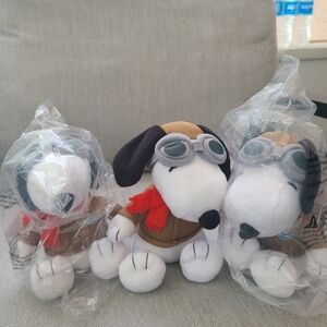 Metlife | Toys | 3 Snoopy Stuffed Animals | Poshmark